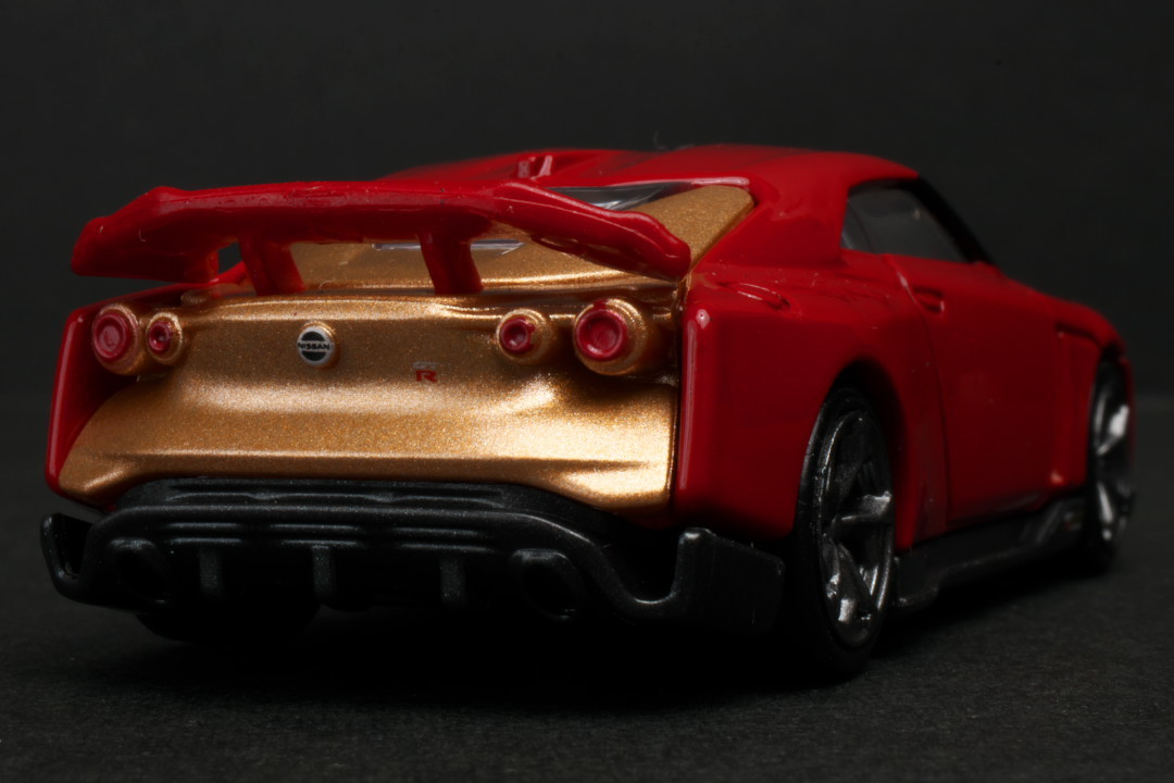 《tomica PREMIUM 23》NISSAN GT-R50 by ITALDESIGN | 妄想世界「この街」